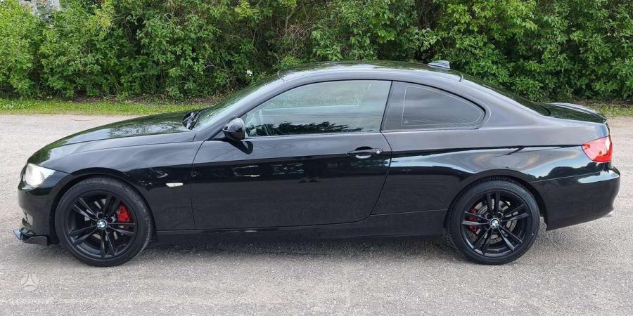 Black BMW 320 2013 in Rokiskis, with an engine capacity of 2.00 L and mileage of 283 thousand km for 6950 €, photo 8 on AUTOMOTO.COM.LV