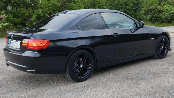 Black BMW 320 2013 in Rokiskis, with an engine capacity of 2.00 L and mileage of 283 thousand km for 6950 €, photo 9 on AUTOMOTO.COM.LV