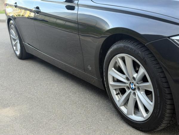 Black BMW 320 2014 in Vilnius, with an engine capacity of 2.00 L and mileage of 380 thousand km for 6250 €, photo 7 on AUTOMOTO.COM.LV