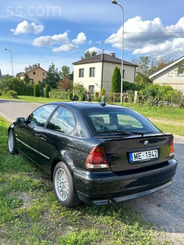 Black BMW 320 2002 in Riga, with an engine capacity of 2.00 L and mileage of 222 thousand km for 3000 €, photo 4 on AUTOMOTO.COM.LV