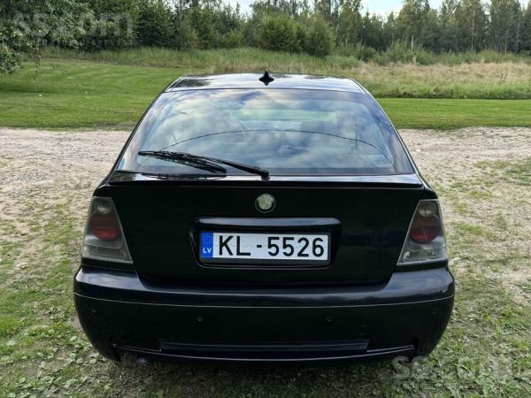 Melns BMW 320 2002 Alūksne, ar dzinēja tilpumu 2.00 L un nobraukumu 293 tūkst. km par 2300 €, foto 7 vietnē AUTOMOTO.COM.LV