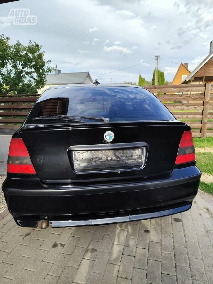 Melns BMW 320 2002 Pakruojis, ar dzinēja tilpumu 2.00 L un nobraukumu 295 tūkst. km par 2000 €, foto 4 vietnē AUTOMOTO.COM.LV