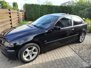 Melns BMW 320 2002 Pakruojis, ar dzinēja tilpumu 2.00 L un nobraukumu 295 tūkst. km par 2000 €, foto 5 vietnē AUTOMOTO.COM.LV