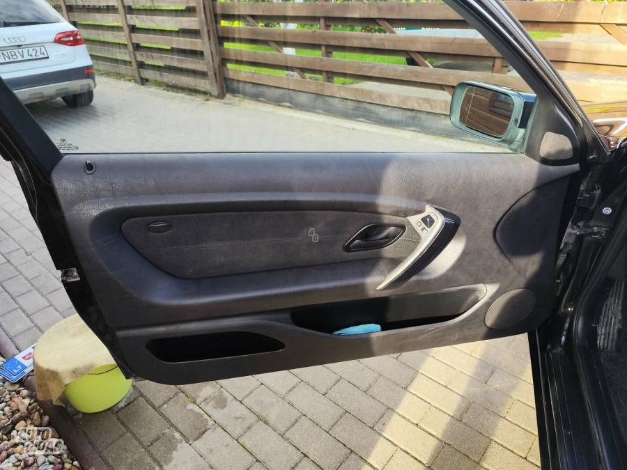 Melns BMW 320 2002 Pakruojis, ar dzinēja tilpumu 2.00 L un nobraukumu 295 tūkst. km par 2000 €, foto 7 vietnē AUTOMOTO.COM.LV