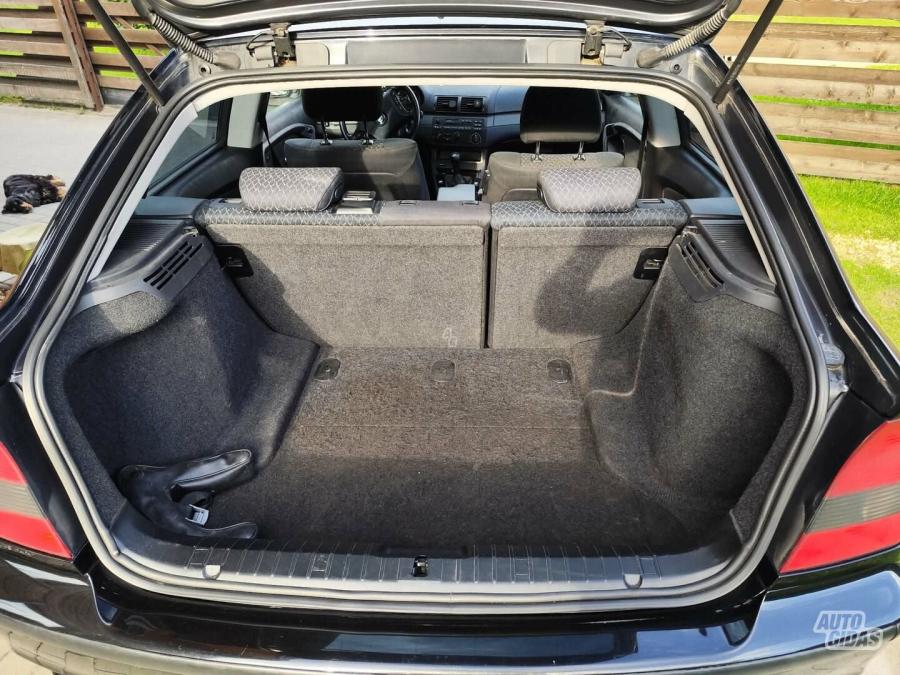 Melns BMW 320 2002 Pakruojis, ar dzinēja tilpumu 2.00 L un nobraukumu 295 tūkst. km par 2000 €, foto 11 vietnē AUTOMOTO.COM.LV