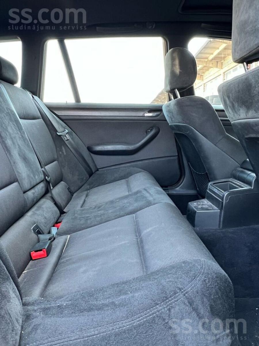 Black BMW 320 2003 in Riga, with an engine capacity of 2.00 L and mileage of 437 thousand km for 2450 €, photo 10 on AUTOMOTO.COM.LV