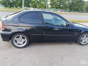 Black BMW 320 2003 in Jonava, with an engine capacity of 2.00 L and mileage of 306 thousand km for 1300 €, photo 9 on AUTOMOTO.COM.LV