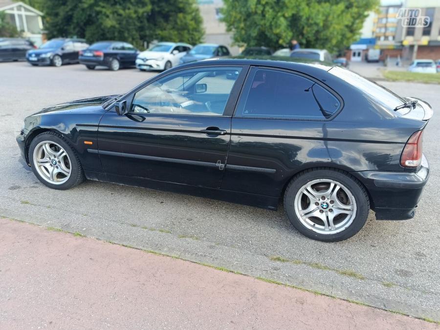 Black BMW 320 2003 in Jonava, with an engine capacity of 2.00 L and mileage of 306 thousand km for 1300 €, photo 10 on AUTOMOTO.COM.LV