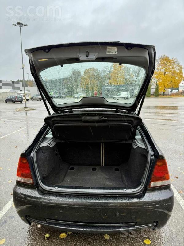 Melns BMW 320 2004 Rīga, ar dzinēja tilpumu 2.00 L un nobraukumu 292 tūkst. km par 2000 €, foto 5 vietnē AUTOMOTO.COM.LV