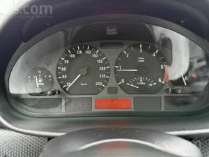 Black BMW 320 2004 in Riga, with an engine capacity of 2.00 L and mileage of 292 thousand km for 2000 €, photo 13 on AUTOMOTO.COM.LV