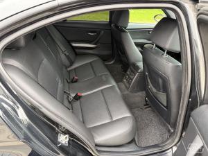 Melns BMW 320 2005 Viļņa, ar dzinēja tilpumu 2.00 L un nobraukumu 420 tūkst. km par 3450 €, foto 34 vietnē AUTOMOTO.COM.LV