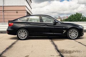 Black BMW 320 2013 in Riga, with an engine capacity of 2.00 L and mileage of 235 thousand km for 11990 €, photo 8 on AUTOMOTO.COM.LV