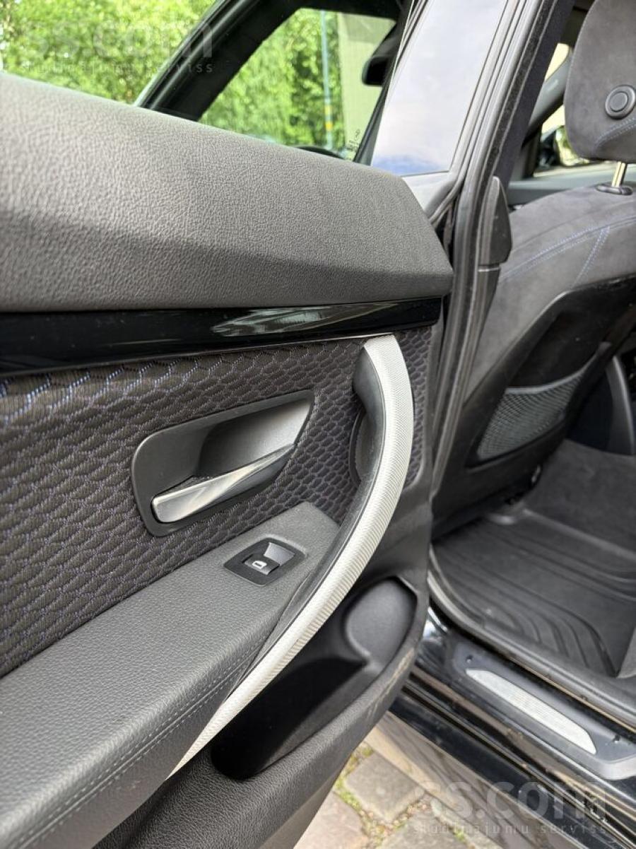 Melns BMW 320 2014 Rīga, ar dzinēja tilpumu 2.00 L un nobraukumu 346 tūkst. km par 14550 €, foto 17 vietnē AUTOMOTO.COM.LV