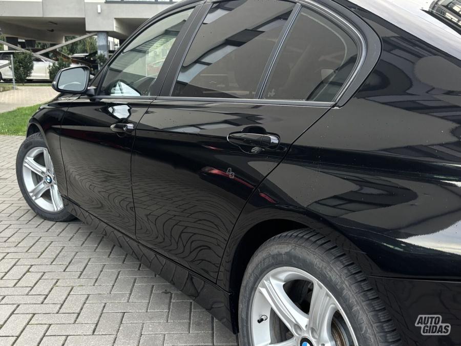 Black BMW 320 2014 in Kaunas, with an engine capacity of 2.00 L and mileage of 250 thousand km for 6500 €, photo 10 on AUTOMOTO.COM.LV