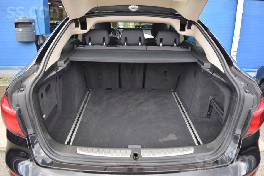 Black BMW 320 2017 in Riga, with an engine capacity of 2.00 L and mileage of 196 thousand km for 12500 €, photo 18 on AUTOMOTO.COM.LV