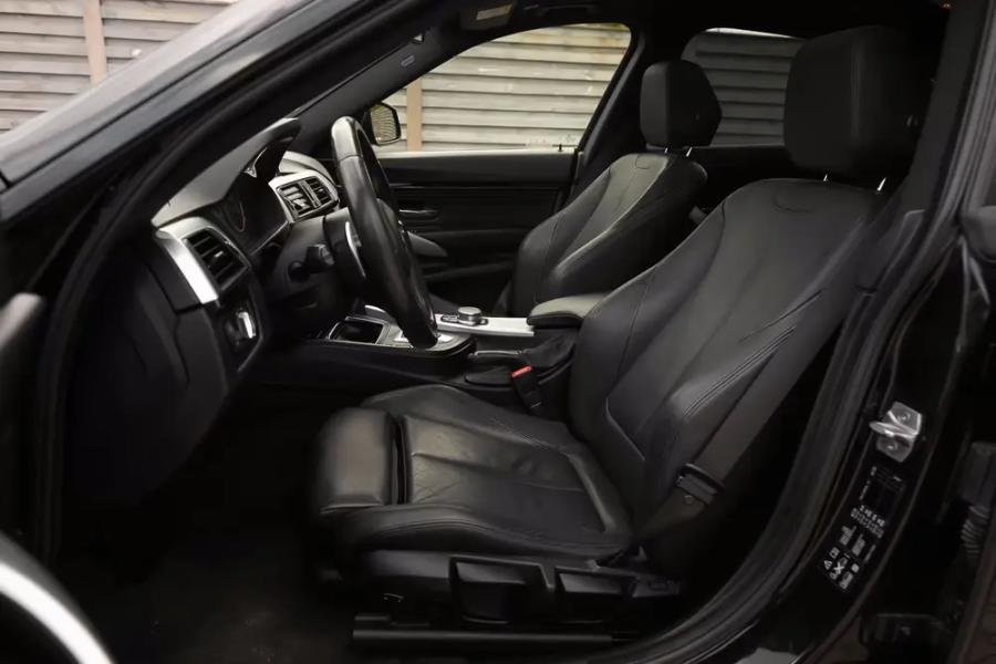 Black BMW 320 2017 in Jelgava, with an engine capacity of 2.00 L and mileage of 250 thousand km for 17300 €, photo 12 on AUTOMOTO.COM.LV