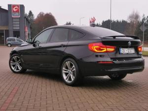 Black BMW 320 2018 in Kuldiga, with an engine capacity of 2.00 L and mileage of 222 thousand km for 14490 €, photo 6 on AUTOMOTO.COM.LV