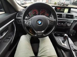 Black BMW 320 2018 in Kuldiga, with an engine capacity of 2.00 L and mileage of 222 thousand km for 14490 €, photo 14 on AUTOMOTO.COM.LV