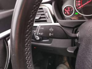 Black BMW 320 2018 in Kuldiga, with an engine capacity of 2.00 L and mileage of 222 thousand km for 14490 €, photo 21 on AUTOMOTO.COM.LV