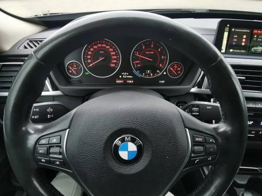 Black BMW 320 2018 in Kuldiga, with an engine capacity of 2.00 L and mileage of 222 thousand km for 14490 €, photo 25 on AUTOMOTO.COM.LV