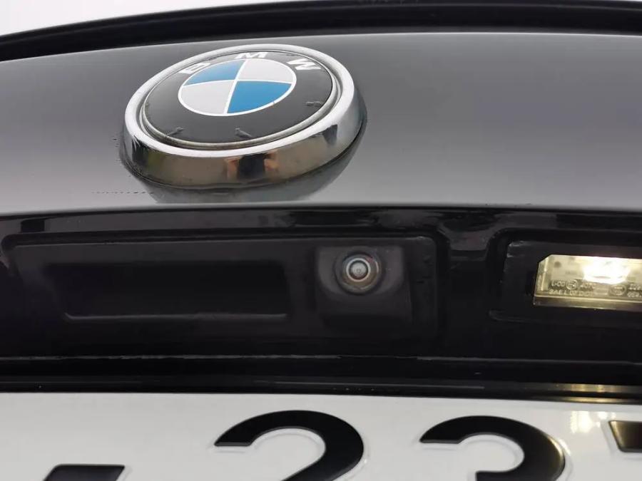 Black BMW 320 2018 in Kuldiga, with an engine capacity of 2.00 L and mileage of 222 thousand km for 14490 €, photo 28 on AUTOMOTO.COM.LV