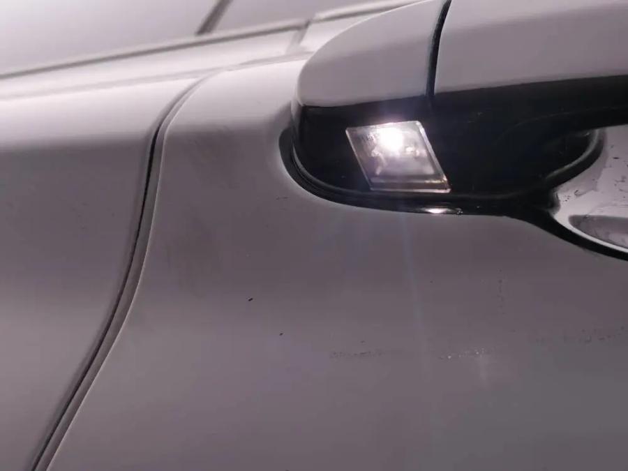 Black BMW 320 2018 in Kuldiga, with an engine capacity of 2.00 L and mileage of 222 thousand km for 14490 €, photo 30 on AUTOMOTO.COM.LV