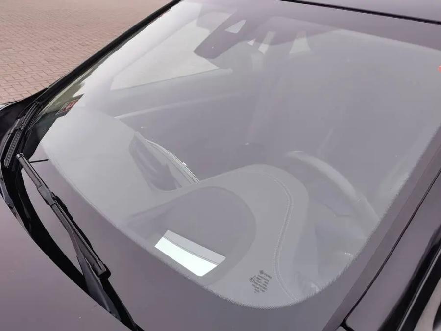 Black BMW 320 2018 in Kuldiga, with an engine capacity of 2.00 L and mileage of 222 thousand km for 14490 €, photo 31 on AUTOMOTO.COM.LV