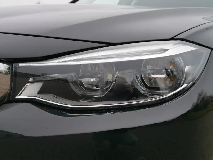 Black BMW 320 2018 in Kuldiga, with an engine capacity of 2.00 L and mileage of 222 thousand km for 14490 €, photo 33 on AUTOMOTO.COM.LV