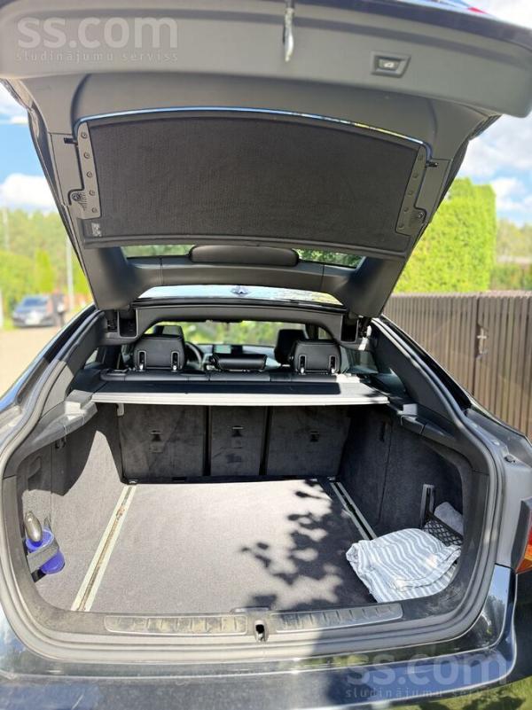 Black BMW 320 2018 in Riga, with an engine capacity of 2.00 L and mileage of 281 thousand km for 15000 €, photo 9 on AUTOMOTO.COM.LV