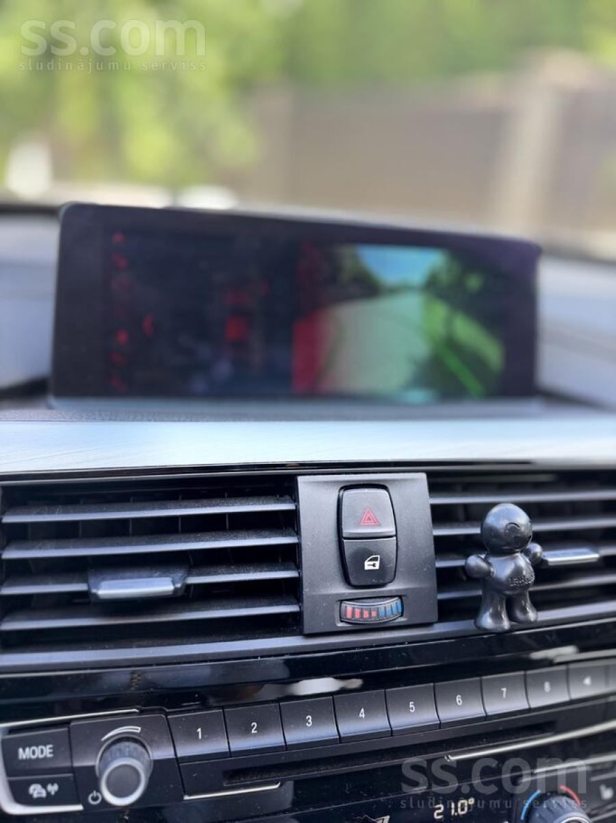 Black BMW 320 2018 in Riga, with an engine capacity of 2.00 L and mileage of 281 thousand km for 15000 €, photo 13 on AUTOMOTO.COM.LV