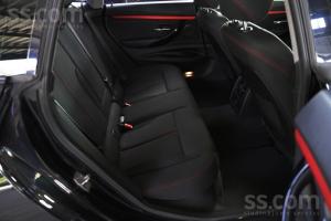Melns BMW 320 2018 Rīga, ar dzinēja tilpumu 2.00 L un nobraukumu 119 tūkst. km par 15950 €, foto 13 vietnē AUTOMOTO.COM.LV