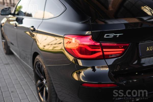 Black BMW 320 2019 in Riga, with an engine capacity of 2.00 L and mileage of 213 thousand km for 16990 €, photo 8 on AUTOMOTO.COM.LV