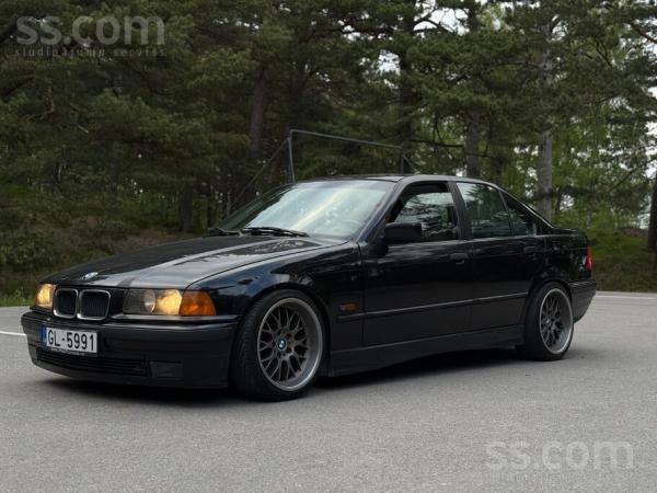 Melns BMW 320 1994 Liepāja, ar dzinēja tilpumu 2.00 L un nobraukumu 223 tūkst. km par 3700 €, foto 1 vietnē AUTOMOTO.COM.LV