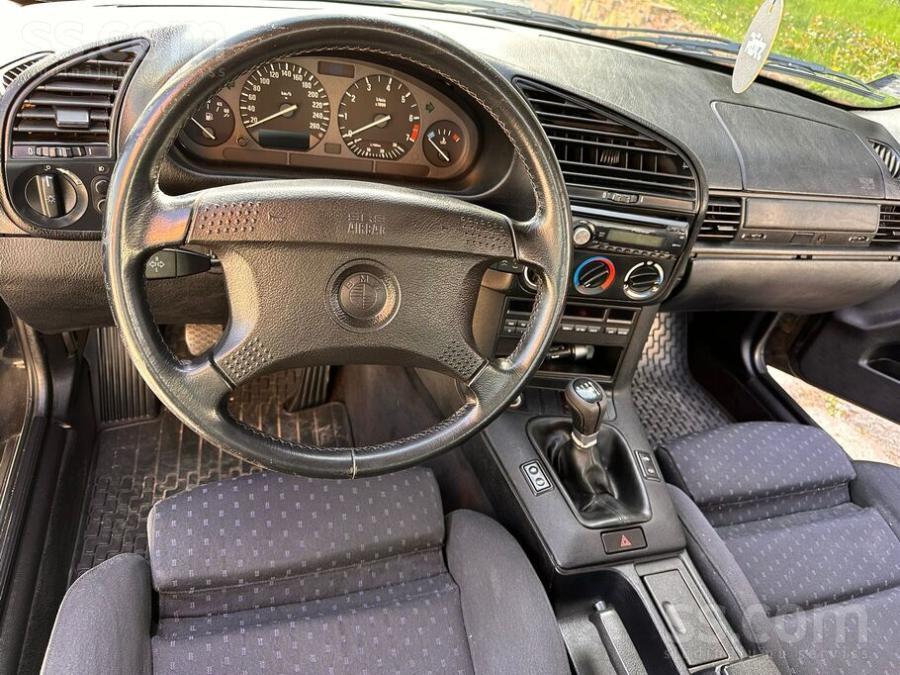 Melns BMW 320 1994 Liepāja, ar dzinēja tilpumu 2.00 L un nobraukumu 223 tūkst. km par 3700 €, foto 10 vietnē AUTOMOTO.COM.LV