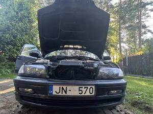Melns BMW 320 1998 Rīga, ar dzinēja tilpumu 2.00 L un nobraukumu 371 tūkst. km par 1500 €, foto 5 vietnē AUTOMOTO.COM.LV