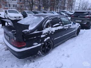Black BMW 320 1999 in Klaipeda, with an engine capacity of 2.00 L and mileage of 451 thousand km for 1000 €, photo 10 on AUTOMOTO.COM.LV