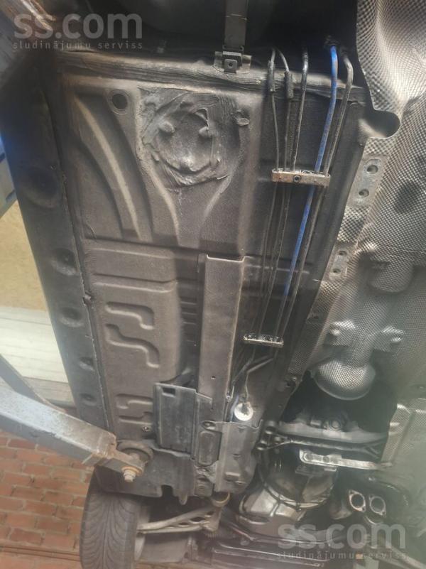 Черный БМВ 320 1999 в Рига, объемом двигателя 2.00 л и пробегом 293 тыс. км за 3000 €, фото 6 на AUTOMOTO.COM.LV