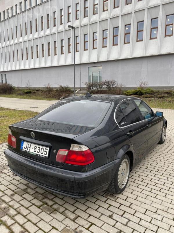 Melns BMW 320 2000 Rīga, ar dzinēja tilpumu 2.20 L un nobraukumu 372 tūkst. km par 2200 €, foto 3 vietnē AUTOMOTO.COM.LV