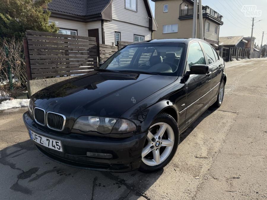 Black BMW 320 2000 in Kaunas, with an engine capacity of 2.00 L and mileage of 256 thousand km for 1700 €, photo 1 on AUTOMOTO.COM.LV
