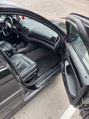 Black BMW 320 2000 in Riga, with an engine capacity of 2.00 L and mileage of 238 thousand km for 2200 €, photo 10 on AUTOMOTO.COM.LV