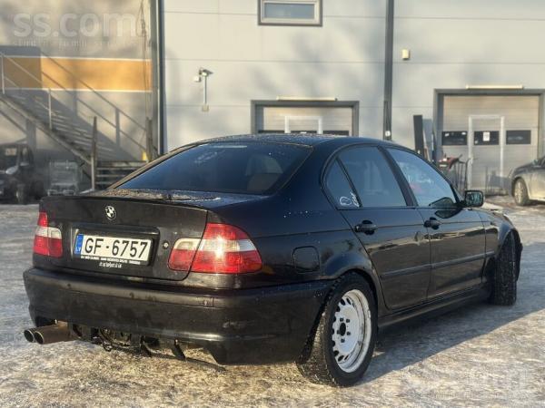 Black BMW 320 2001 in Ogre, with an engine capacity of 2.20 L and mileage of 324 thousand km for 2500 €, photo 4 on AUTOMOTO.COM.LV