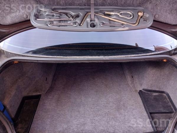 Melns BMW 320 2001 Cēsis, ar dzinēja tilpumu 2.00 L un nobraukumu 235 tūkst. km par 2900 €, foto 9 vietnē AUTOMOTO.COM.LV