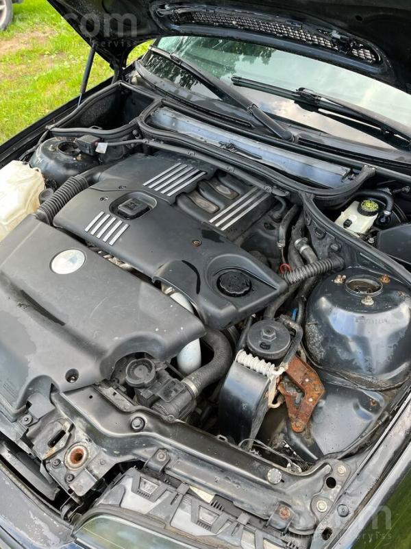 Melns BMW 320 2001 Cēsis, ar dzinēja tilpumu 2.00 L un nobraukumu 440 tūkst. km par 1900 €, foto 4 vietnē AUTOMOTO.COM.LV