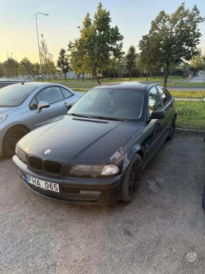 Black BMW 320 2001 in Kaunas, with an engine capacity of 1.95 L and mileage of 275 thousand km for 660 €, photo 8 on AUTOMOTO.COM.LV