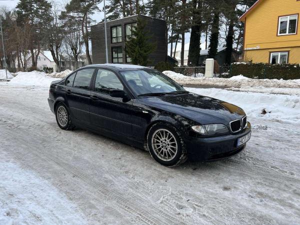 Black BMW 320 2002 in Klaipeda, with an engine capacity of 2.00 L and mileage of 380 thousand km for 1999 €, photo 4 on AUTOMOTO.COM.LV