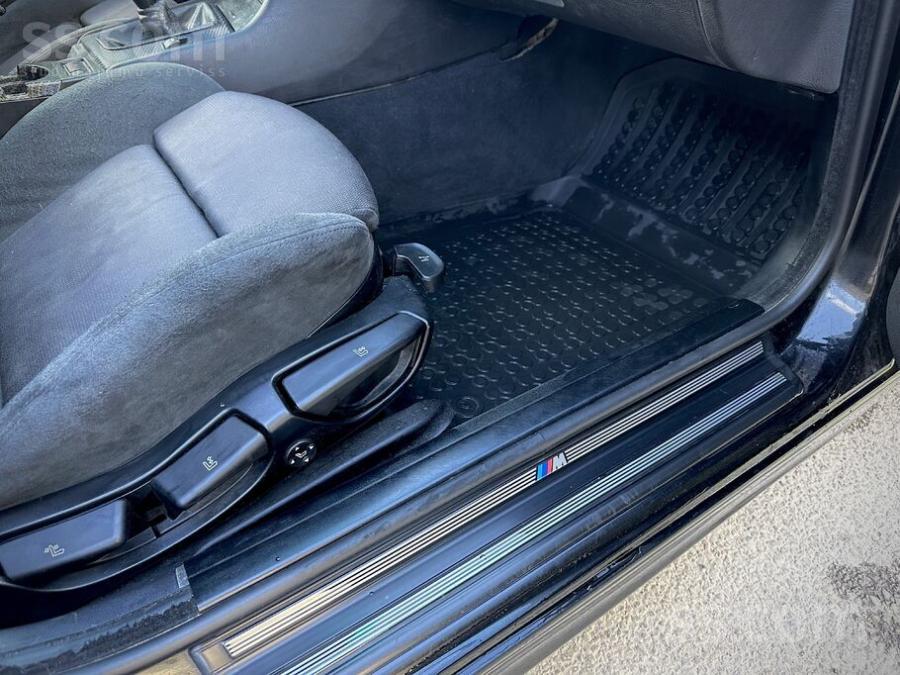 Black BMW 320 2002 in Riga, with an engine capacity of 2.00 L and mileage of 323 thousand km for 2850 €, photo 11 on AUTOMOTO.COM.LV
