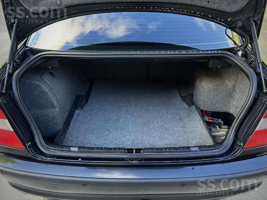 Black BMW 320 2002 in Riga, with an engine capacity of 2.00 L and mileage of 323 thousand km for 2850 €, photo 17 on AUTOMOTO.COM.LV