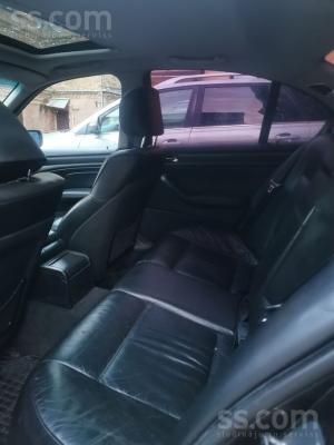 Black BMW 320 2002 in Riga, with an engine capacity of 2.00 L and mileage of 445 thousand km for 1500 €, photo 7 on AUTOMOTO.COM.LV