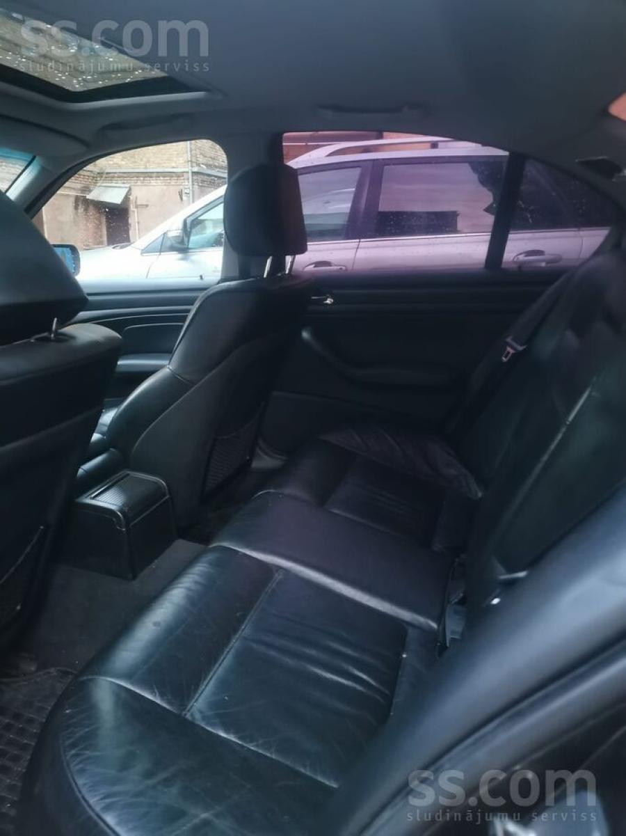 Black BMW 320 2002 in Riga, with an engine capacity of 2.00 L and mileage of 445 thousand km for 1500 €, photo 7 on AUTOMOTO.COM.LV