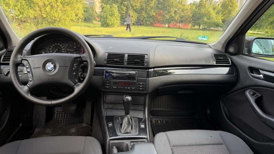 Black BMW 320 2002 in Vilnius, with an engine capacity of 2.00 L and mileage of 318 thousand km for 1550 €, photo 15 on AUTOMOTO.COM.LV